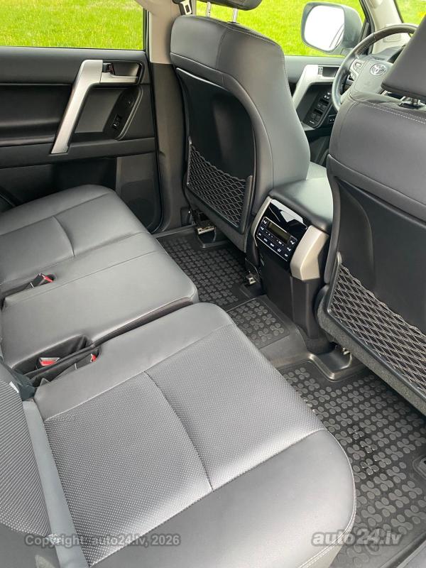 Toyota Land Cruiser 2018 in Tallinn, with an engine capacity of 2.80 L and mileage of 19 thousand km for 56999 €, photo 6 on AUTOMOTO.COM.LV