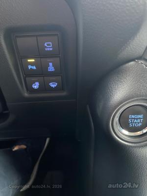 Toyota Land Cruiser 2018 Tallina, ar dzinēja tilpumu 2.80 L un nobraukumu 19 tūkst. km par 56999 €, foto 8 vietnē AUTOMOTO.COM.LV