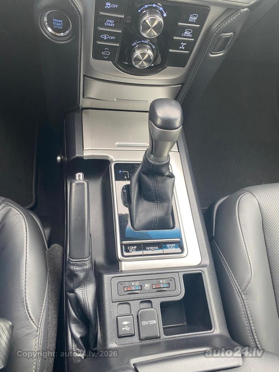 Toyota Land Cruiser 2018 Tallina, ar dzinēja tilpumu 2.80 L un nobraukumu 19 tūkst. km par 56999 €, foto 13 vietnē AUTOMOTO.COM.LV