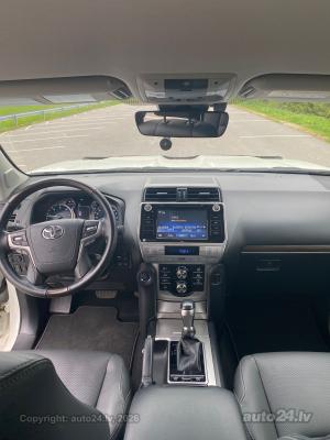 Toyota Land Cruiser 2018 Tallina, ar dzinēja tilpumu 2.80 L un nobraukumu 19 tūkst. km par 56999 €, foto 19 vietnē AUTOMOTO.COM.LV