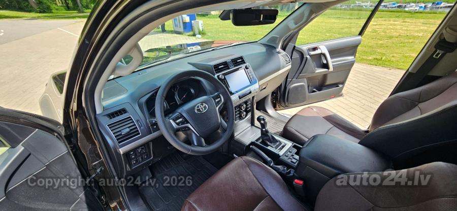 Toyota Land Cruiser 2018 Tartu, ar dzinēja tilpumu 2.80 L un nobraukumu 187 tūkst. km par 42000 €, foto 8 vietnē AUTOMOTO.COM.LV