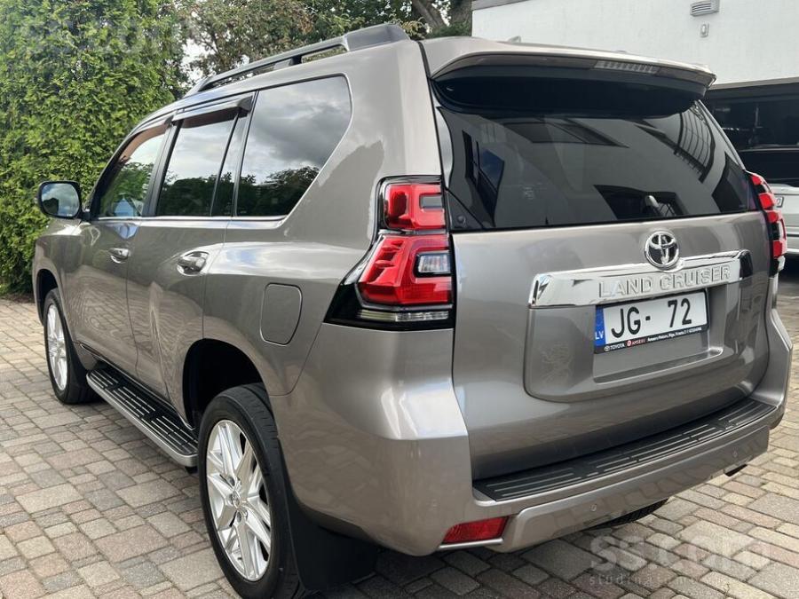 Toyota Land Cruiser 2018 Rīga, ar dzinēja tilpumu 2.80 L un nobraukumu 109 tūkst. km par 44500 €, foto 4 vietnē AUTOMOTO.COM.LV