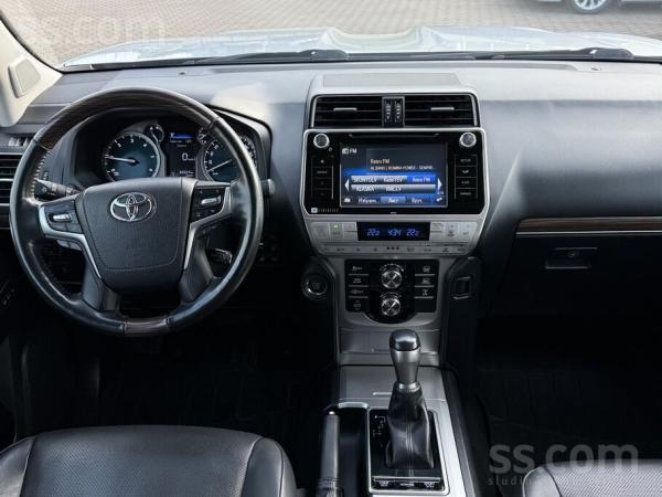 Toyota Land Cruiser 2019 in Liepaja, with an engine capacity of 2.80 L and mileage of 66 thousand km for 42500 €, photo 11 on AUTOMOTO.COM.LV