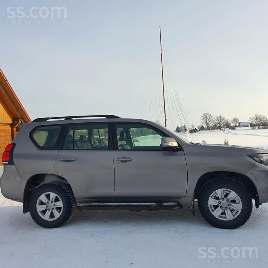 Toyota Land Cruiser 2019 in Madona, with an engine capacity of 2.80 L and mileage of 224 thousand km for 41000 €, photo 3 on AUTOMOTO.COM.LV