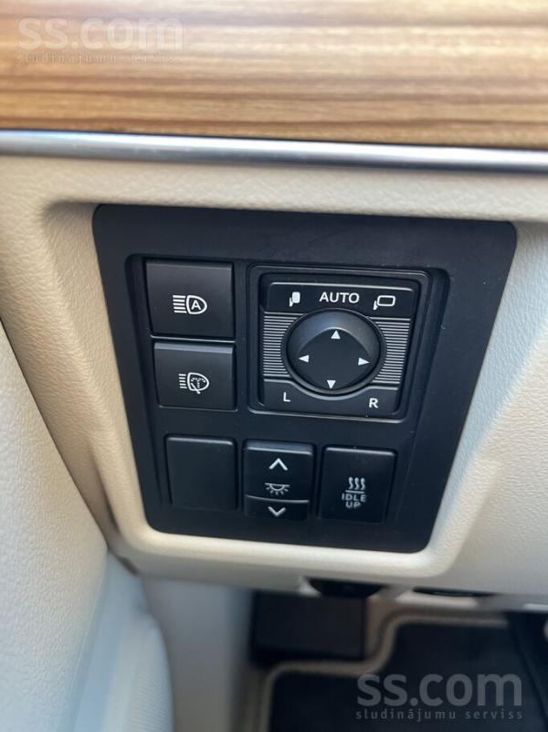 Toyota Land Cruiser 2019 Rēzekne, ar dzinēja tilpumu 2.80 L un nobraukumu 44 tūkst. km par 45980 €, foto 4 vietnē AUTOMOTO.COM.LV