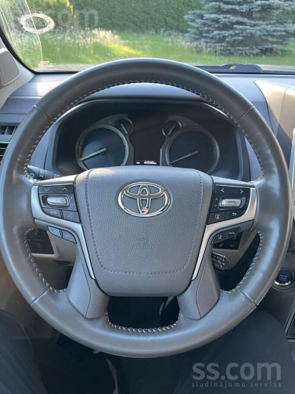 Toyota Land Cruiser 2019 Rēzekne, ar dzinēja tilpumu 2.80 L un nobraukumu 44 tūkst. km par 45980 €, foto 5 vietnē AUTOMOTO.COM.LV