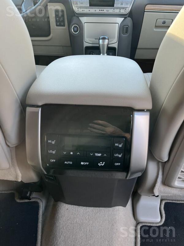 Toyota Land Cruiser 2019 Rēzekne, ar dzinēja tilpumu 2.80 L un nobraukumu 44 tūkst. km par 45980 €, foto 7 vietnē AUTOMOTO.COM.LV