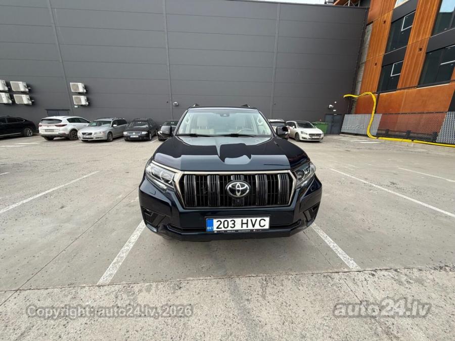 Toyota Land Cruiser 2021 Tallina, ar dzinēja tilpumu 2.80 L un nobraukumu 175 tūkst. km par 55000 €, foto 6 vietnē AUTOMOTO.COM.LV
