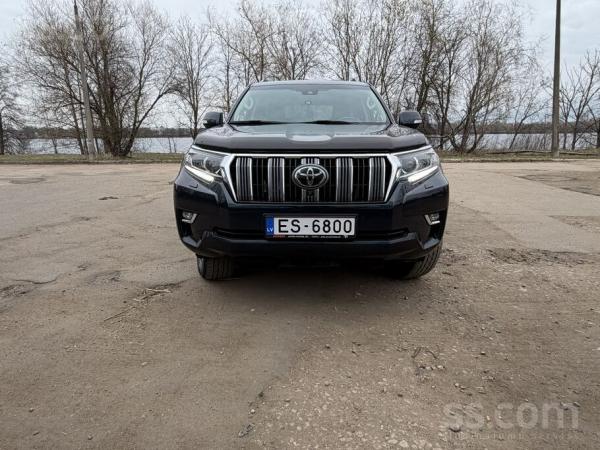 Тойота Ленд Крузер 2021 в Рига, объемом двигателя 2.80 л и пробегом 180 тыс. км за 48500 €, фото 1 на AUTOMOTO.COM.LV