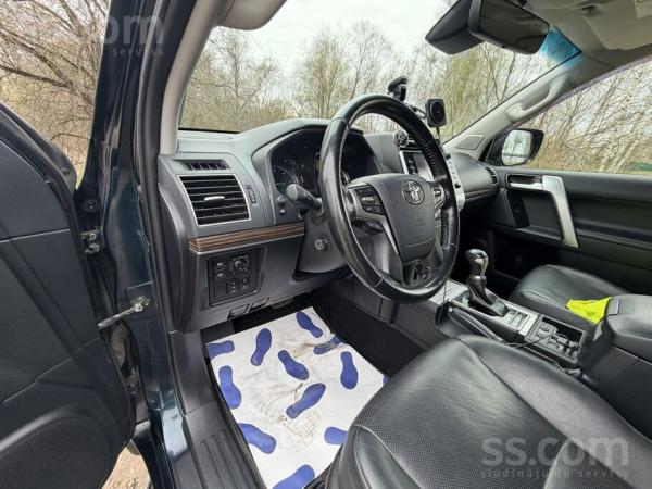Тойота Ленд Крузер 2021 в Рига, объемом двигателя 2.80 л и пробегом 180 тыс. км за 48500 €, фото 8 на AUTOMOTO.COM.LV