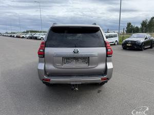 Toyota Land Cruiser 2021 in Vilnius, with an engine capacity of 2.76 L and mileage of 158 thousand km for 39900 €, photo 6 on AUTOMOTO.COM.LV