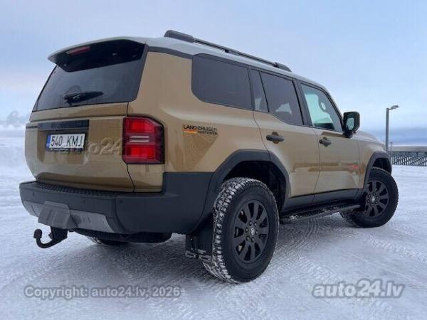 Toyota Land Cruiser 2024 Tallina, ar dzinēja tilpumu 2.80 L un nobraukumu 15 tūkst. km par 84990 €, foto 4 vietnē AUTOMOTO.COM.LV
