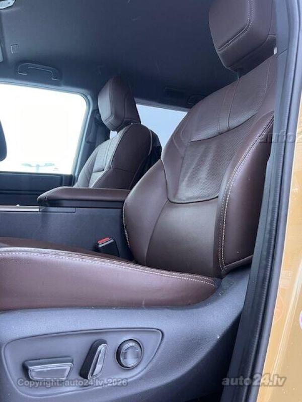 Toyota Land Cruiser 2024 Tallina, ar dzinēja tilpumu 2.80 L un nobraukumu 15 tūkst. km par 84990 €, foto 11 vietnē AUTOMOTO.COM.LV
