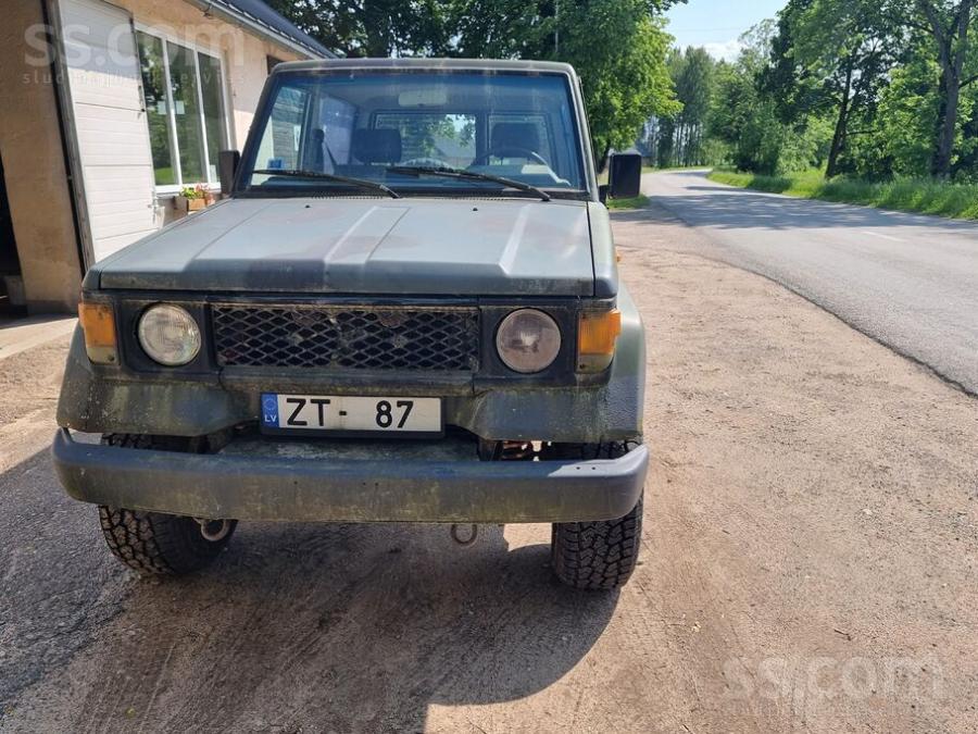 Zaļš Toyota Land Cruiser 1987 Valmiera, ar dzinēja tilpumu 2.40 L un nobraukumu 0 tūkst. km par 2920 €, foto 1 vietnē AUTOMOTO.COM.LV