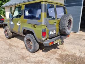 Zaļš Toyota Land Cruiser 1987 Valmiera, ar dzinēja tilpumu 2.40 L un nobraukumu 0 tūkst. km par 2920 €, foto 4 vietnē AUTOMOTO.COM.LV