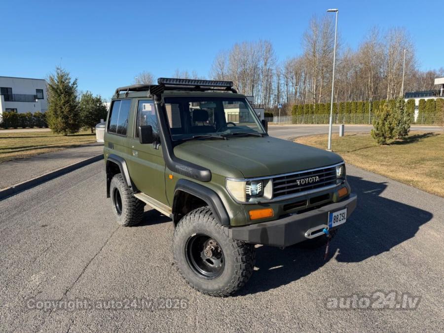 Green Toyota Land Cruiser 1995 in Tallinn, with an engine capacity of 3.00 L and mileage of 326 thousand km for 11999 €, photo 6 on AUTOMOTO.COM.LV