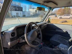 Green Toyota Land Cruiser 1995 in Tallinn, with an engine capacity of 3.00 L and mileage of 326 thousand km for 11999 €, photo 16 on AUTOMOTO.COM.LV