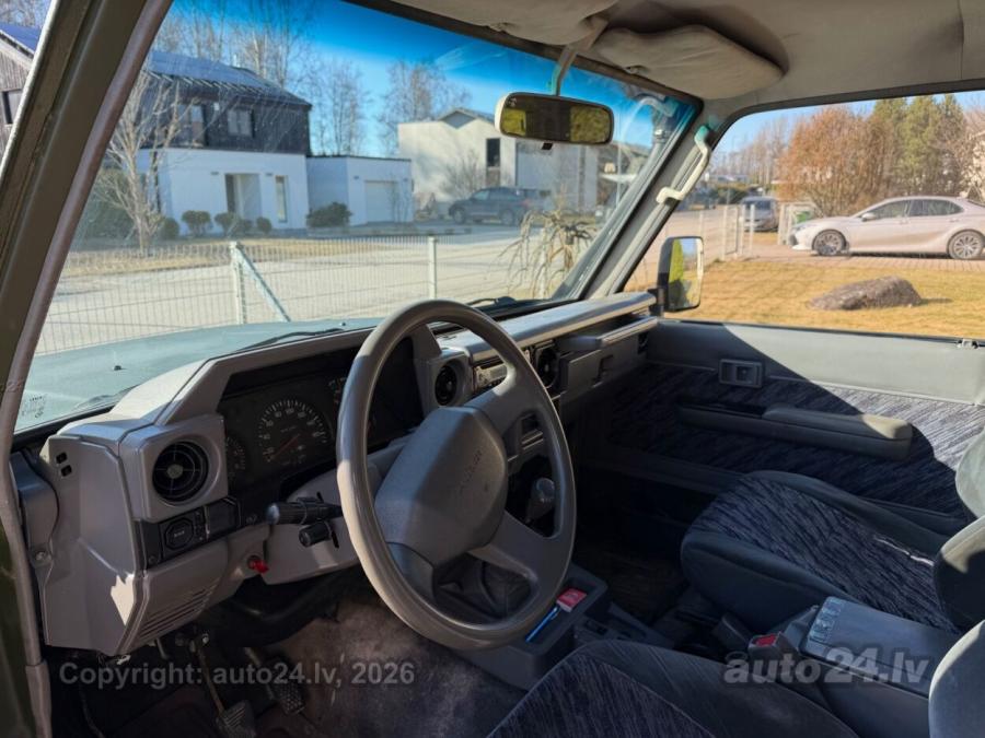 Green Toyota Land Cruiser 1995 in Tallinn, with an engine capacity of 3.00 L and mileage of 326 thousand km for 11999 €, photo 16 on AUTOMOTO.COM.LV