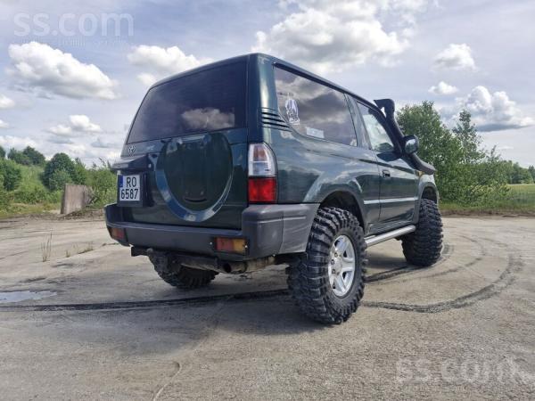 Green Toyota Land Cruiser 1997 in Liepaja, with an engine capacity of 3.00 L and mileage of 389 thousand km for 5200 €, photo 3 on AUTOMOTO.COM.LV