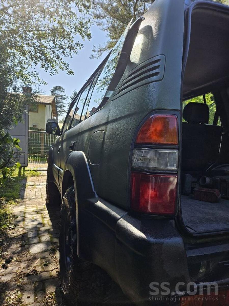 Green Toyota Land Cruiser 1998 in Riga, with an engine capacity of 3.00 L and mileage of 350 thousand km for 3500 €, photo 1 on AUTOMOTO.COM.LV