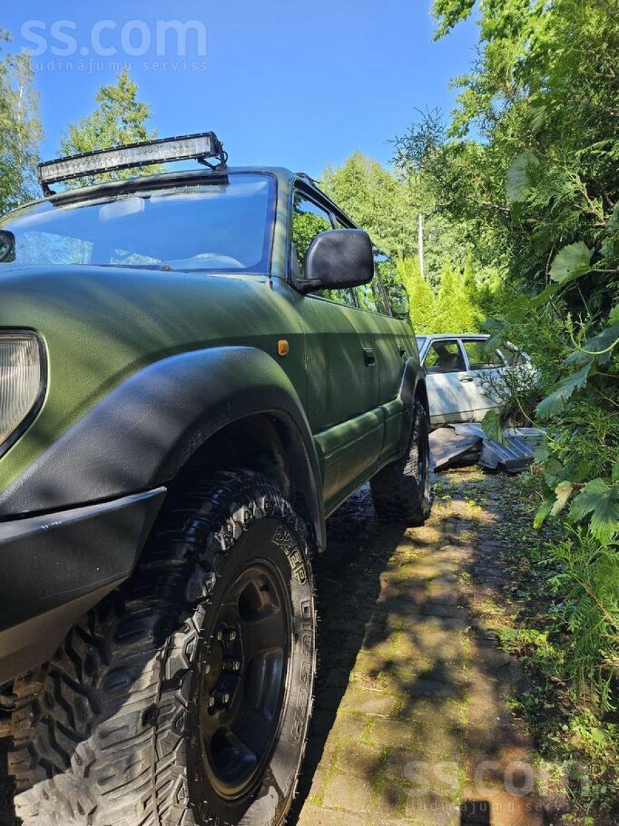 Green Toyota Land Cruiser 1998 in Riga, with an engine capacity of 3.00 L and mileage of 350 thousand km for 3500 €, photo 5 on AUTOMOTO.COM.LV
