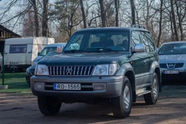 Zaļš Toyota Land Cruiser 2000 Grobiņa, ar dzinēja tilpumu 3.00 L un nobraukumu 450 tūkst. km par 6700 €, foto 2 vietnē AUTOMOTO.COM.LV