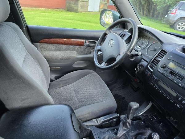 Zaļš Toyota Land Cruiser 2003 Utena, ar dzinēja tilpumu 3.00 L un nobraukumu 344 tūkst. km par 4400 €, foto 6 vietnē AUTOMOTO.COM.LV