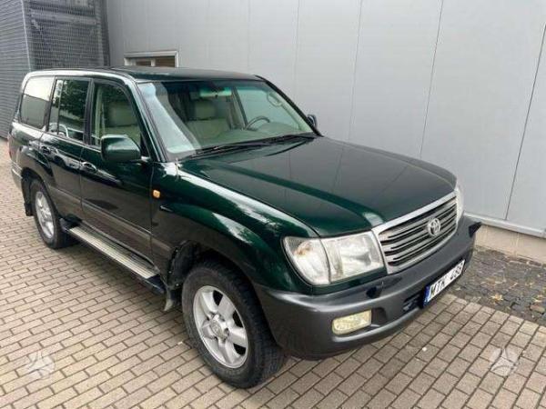 Green Toyota Land Cruiser 2004 in Kaunas, with an engine capacity of 4.16 L and mileage of 403 thousand km for 14480 €, photo 8 on AUTOMOTO.COM.LV