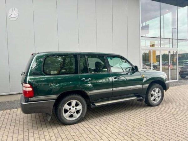 Green Toyota Land Cruiser 2004 in Kaunas, with an engine capacity of 4.16 L and mileage of 403 thousand km for 14480 €, photo 9 on AUTOMOTO.COM.LV