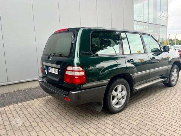 Green Toyota Land Cruiser 2004 in Kaunas, with an engine capacity of 4.16 L and mileage of 403 thousand km for 14480 €, photo 10 on AUTOMOTO.COM.LV