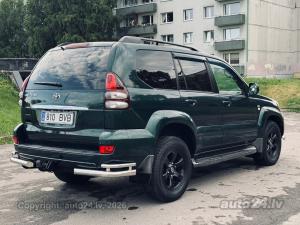 Green Toyota Land Cruiser 2008 in Tallinn, with an engine capacity of 3.00 L and mileage of 185 thousand km for 15990 €, photo 4 on AUTOMOTO.COM.LV