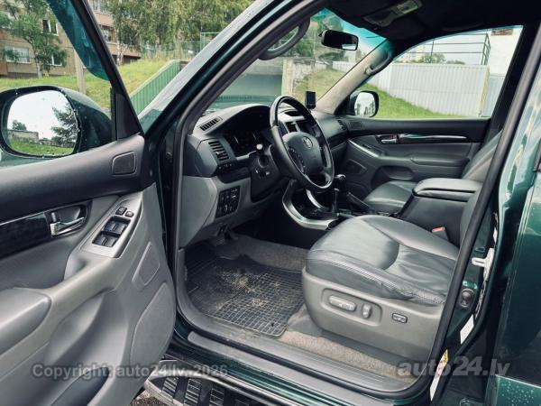 Green Toyota Land Cruiser 2008 in Tallinn, with an engine capacity of 3.00 L and mileage of 185 thousand km for 15990 €, photo 9 on AUTOMOTO.COM.LV
