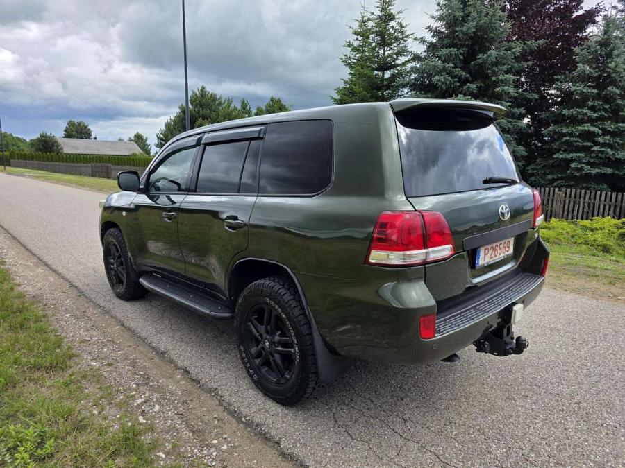 Green Toyota Land Cruiser 2008 in Kaunas, with an engine capacity of 4.46 L and mileage of 296 thousand km for 21500 €, photo 5 on AUTOMOTO.COM.LV