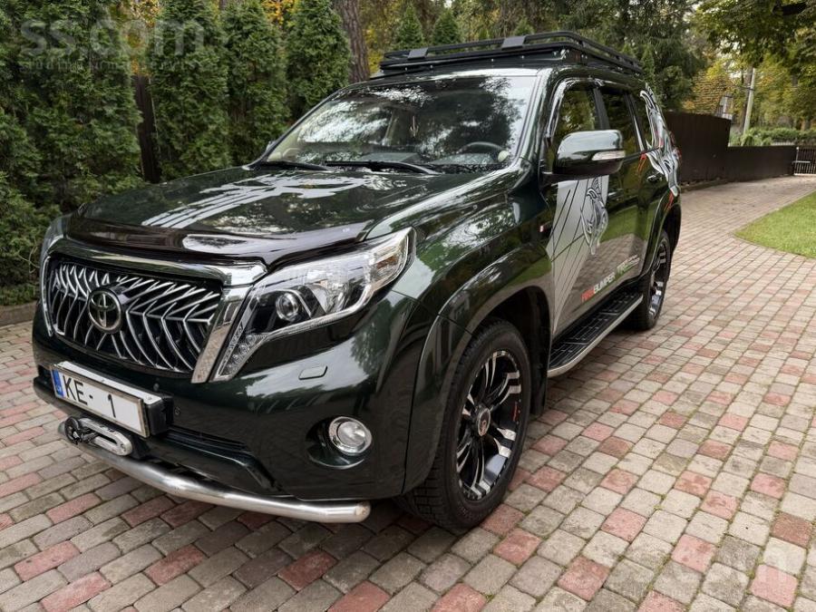 Green Toyota Land Cruiser 2014 in Riga, with an engine capacity of 3.00 L and mileage of 111 thousand km for 29700 €, photo 1 on AUTOMOTO.COM.LV