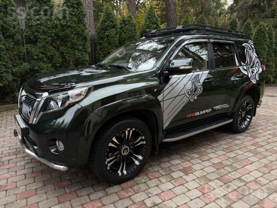 Green Toyota Land Cruiser 2014 in Riga, with an engine capacity of 3.00 L and mileage of 111 thousand km for 29700 €, photo 11 on AUTOMOTO.COM.LV