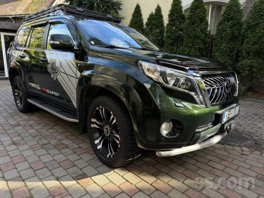 Green Toyota Land Cruiser 2014 in Riga, with an engine capacity of 3.00 L and mileage of 111 thousand km for 29700 €, photo 13 on AUTOMOTO.COM.LV