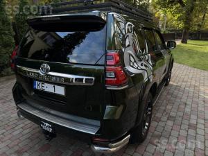 Green Toyota Land Cruiser 2014 in Riga, with an engine capacity of 3.00 L and mileage of 111 thousand km for 29700 €, photo 14 on AUTOMOTO.COM.LV