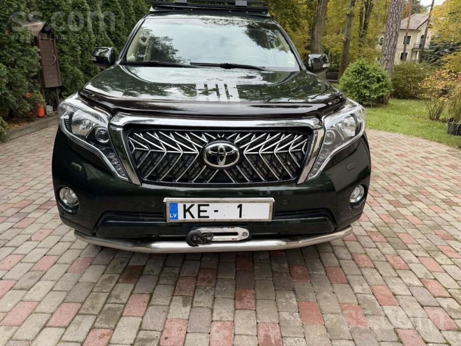Green Toyota Land Cruiser 2014 in Riga, with an engine capacity of 3.00 L and mileage of 111 thousand km for 29700 €, photo 15 on AUTOMOTO.COM.LV