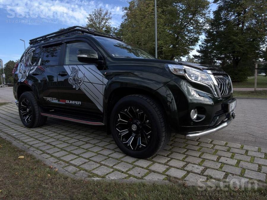 Zaļš Toyota Land Cruiser 2014 Rīga, ar dzinēja tilpumu 3.00 L un nobraukumu 112 tūkst. km par 29700 €, foto 4 vietnē AUTOMOTO.COM.LV