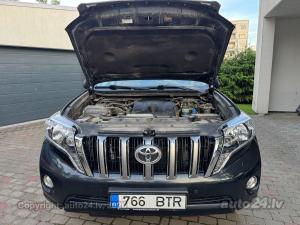 Green Toyota Land Cruiser 2017 in Tallinn, with an engine capacity of 2.80 L and mileage of 200 thousand km for 31990 €, photo 11 on AUTOMOTO.COM.LV