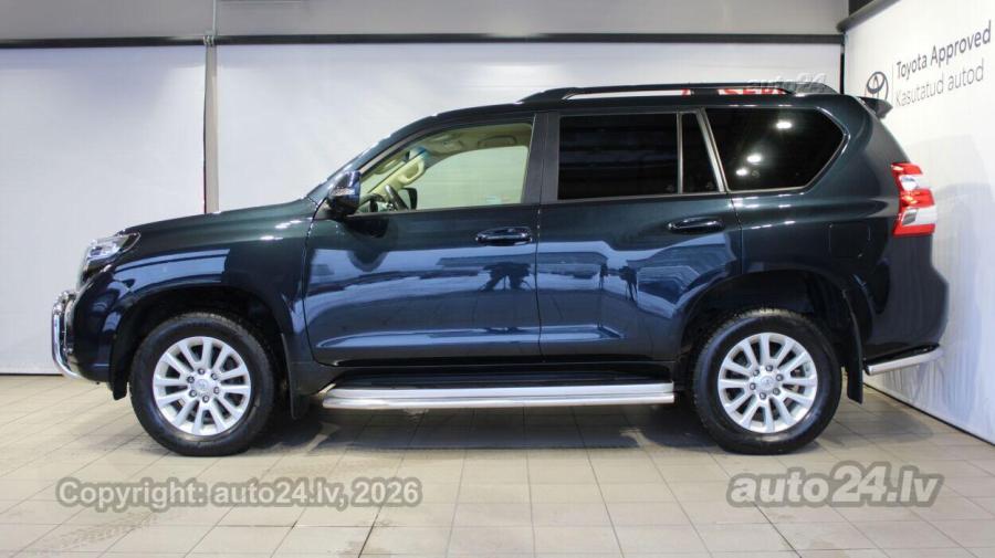 Zaļš Toyota Land Cruiser 2017 Tallina, ar dzinēja tilpumu 2.80 L un nobraukumu 126 tūkst. km par 33490 €, foto 3 vietnē AUTOMOTO.COM.LV