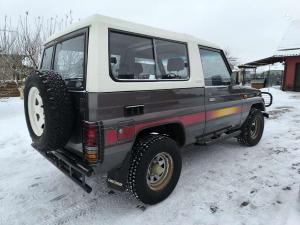 Grey Toyota Land Cruiser 1988 in Kaunas, with an engine capacity of 2.40 L and mileage of 133 thousand km for 8999 €, photo 3 on AUTOMOTO.COM.LV