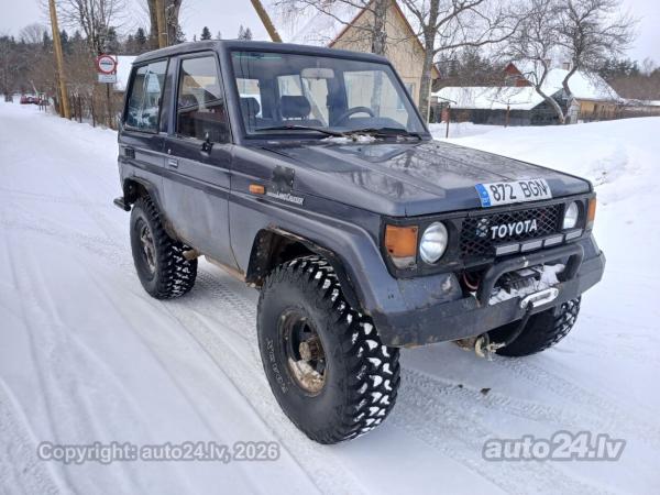 Pelēks Toyota Land Cruiser 1986 Tallina, ar dzinēja tilpumu 2.40 L un nobraukumu 0 tūkst. km par 7200 €, foto 3 vietnē AUTOMOTO.COM.LV