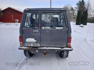 Pelēks Toyota Land Cruiser 1986 Tallina, ar dzinēja tilpumu 2.40 L un nobraukumu 0 tūkst. km par 7200 €, foto 5 vietnē AUTOMOTO.COM.LV