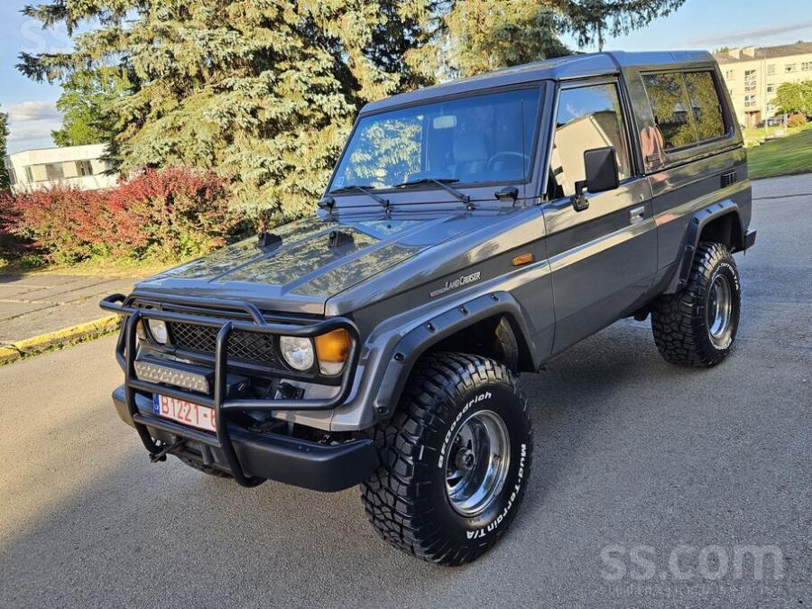 Grey Toyota Land Cruiser 1989 in Jekabpils, with an engine capacity of 3.00 L and mileage of 0 thousand km for 16490 €, photo 1 on AUTOMOTO.COM.LV