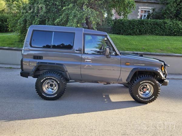 Grey Toyota Land Cruiser 1989 in Jekabpils, with an engine capacity of 3.00 L and mileage of 0 thousand km for 16490 €, photo 6 on AUTOMOTO.COM.LV