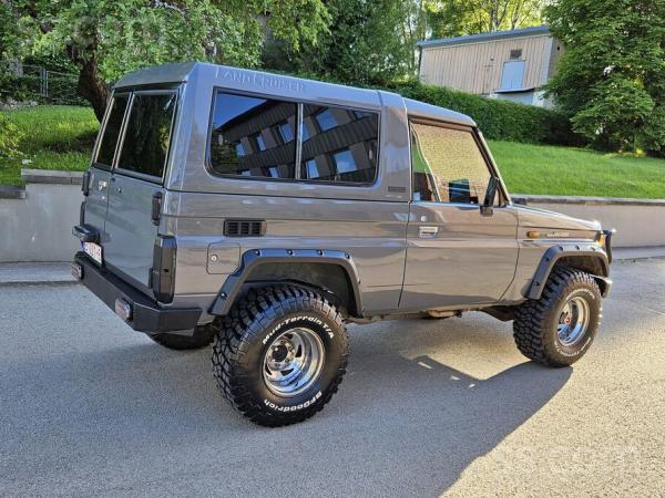 Grey Toyota Land Cruiser 1989 in Jekabpils, with an engine capacity of 3.00 L and mileage of 0 thousand km for 16490 €, photo 7 on AUTOMOTO.COM.LV