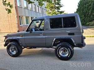 Grey Toyota Land Cruiser 1989 in Jekabpils, with an engine capacity of 3.00 L and mileage of 0 thousand km for 16490 €, photo 11 on AUTOMOTO.COM.LV