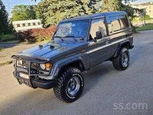 Grey Toyota Land Cruiser 1989 in Jekabpils, with an engine capacity of 3.00 L and mileage of 0 thousand km for 16490 €, photo 13 on AUTOMOTO.COM.LV