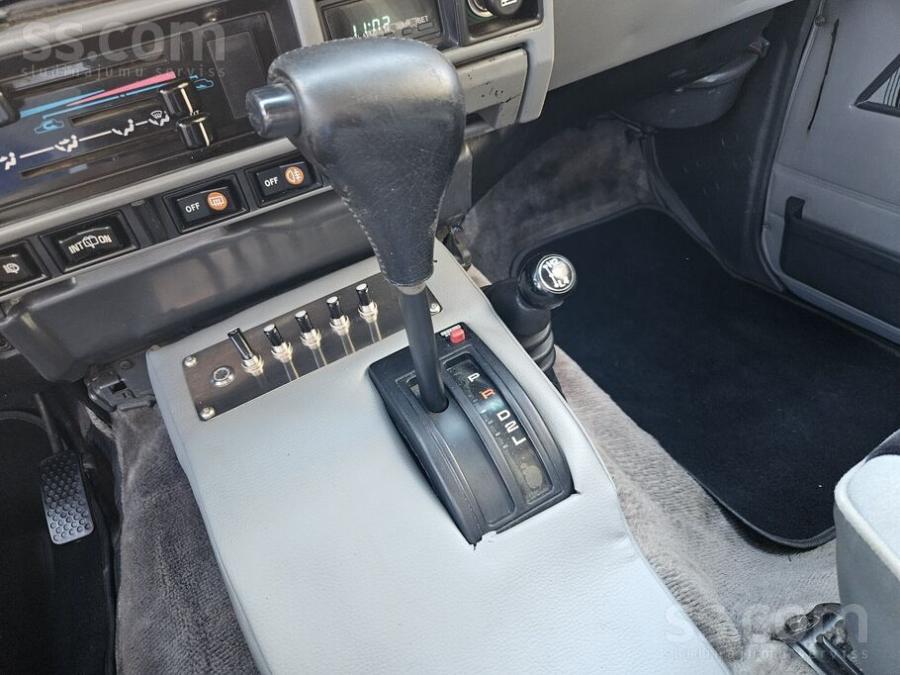 Grey Toyota Land Cruiser 1989 in Jekabpils, with an engine capacity of 3.00 L and mileage of 0 thousand km for 16490 €, photo 28 on AUTOMOTO.COM.LV